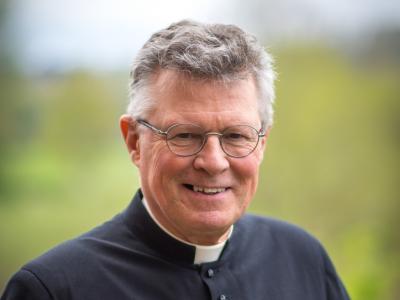 The Dean of Worcester retires after 16 years - Diocese of Worcester
